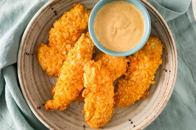The Secret to No-Mess “Fried” Chicken Is in the Snack Aisle