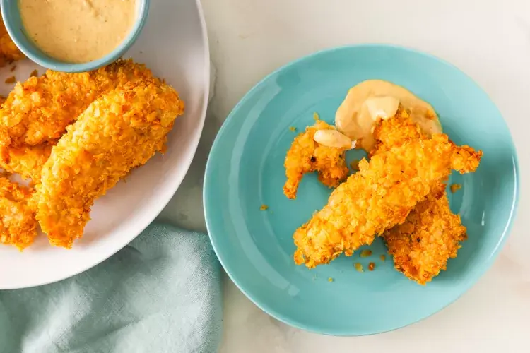 The Secret to No-Mess “Fried” Chicken Is in the Snack Aisle